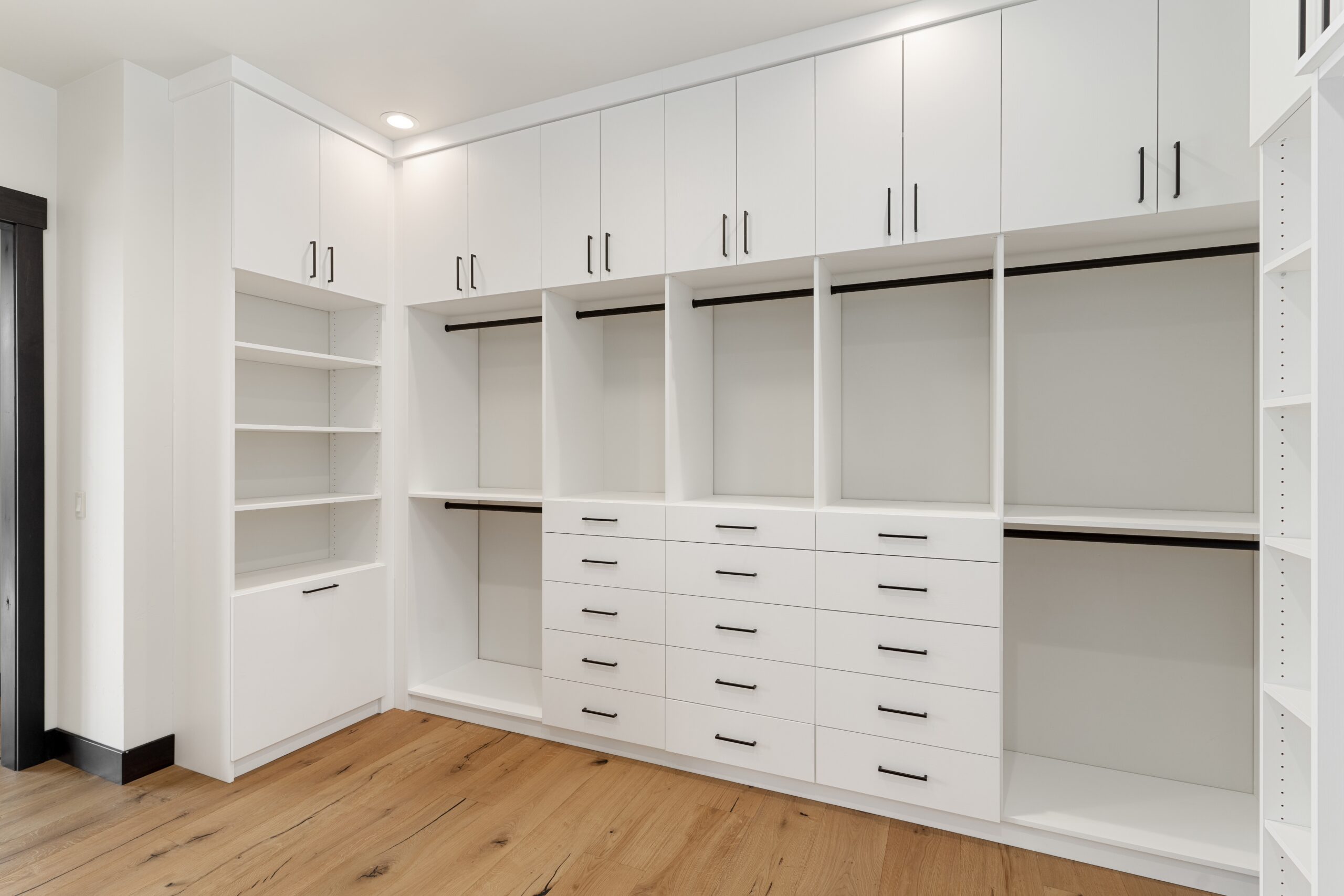 Custom Closet 19 | Cabinet Systems